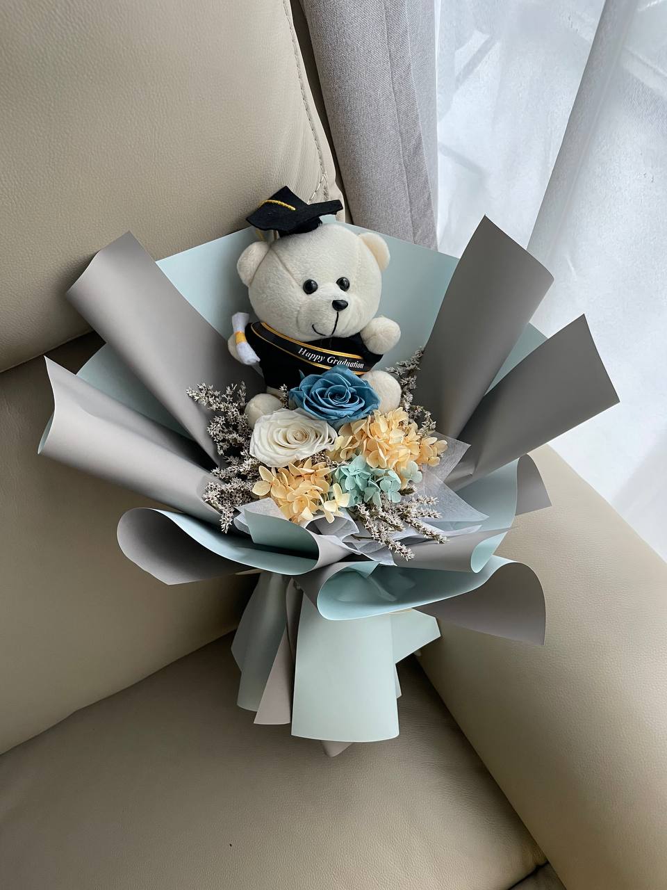 Smarty Bear Bouquet 🧸🎓 – KIKI Florist